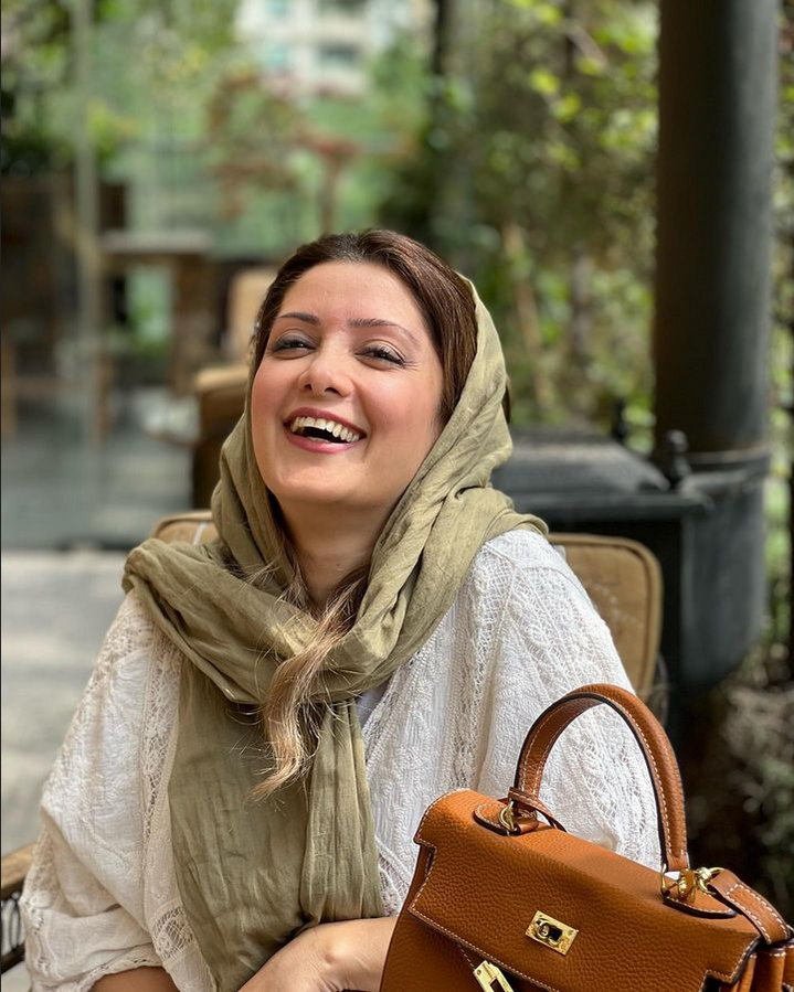 بازیگر زن معروف ایرانی بعد از ۱۱ سال به ایران بازگشت