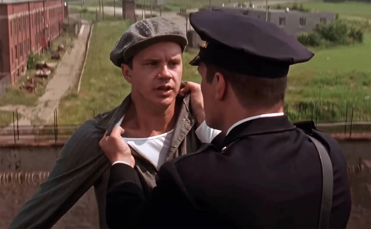 معرفی، نقد و بررسی فیلم رستگاری در شاوشنک