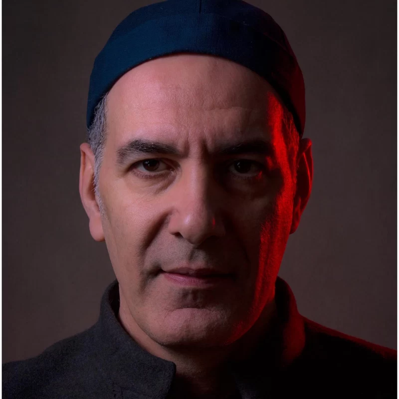 شما خیلی باهوشید اگر این بازیگر، دوبلور و مجری معروف ایرانی را معرفی ...