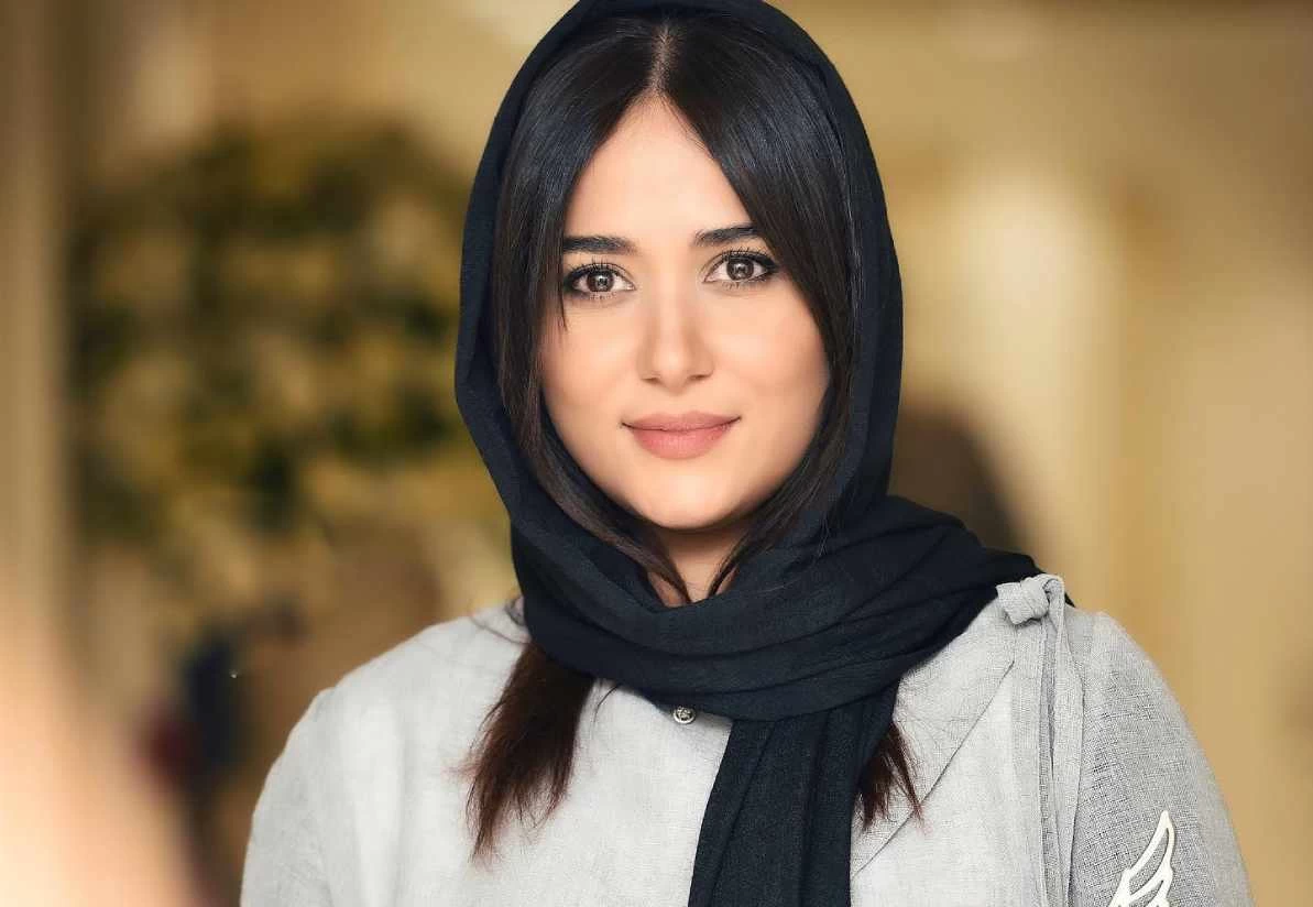 بیوگرافی پریناز ایزدیار از مدلینگ تا بازیگری عکس های جذاب و کمیاب