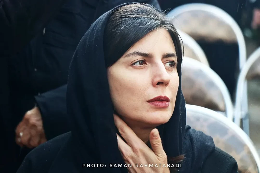 مراسم تشییع بیتا فرهی با حضور بازیگران معروف عکس