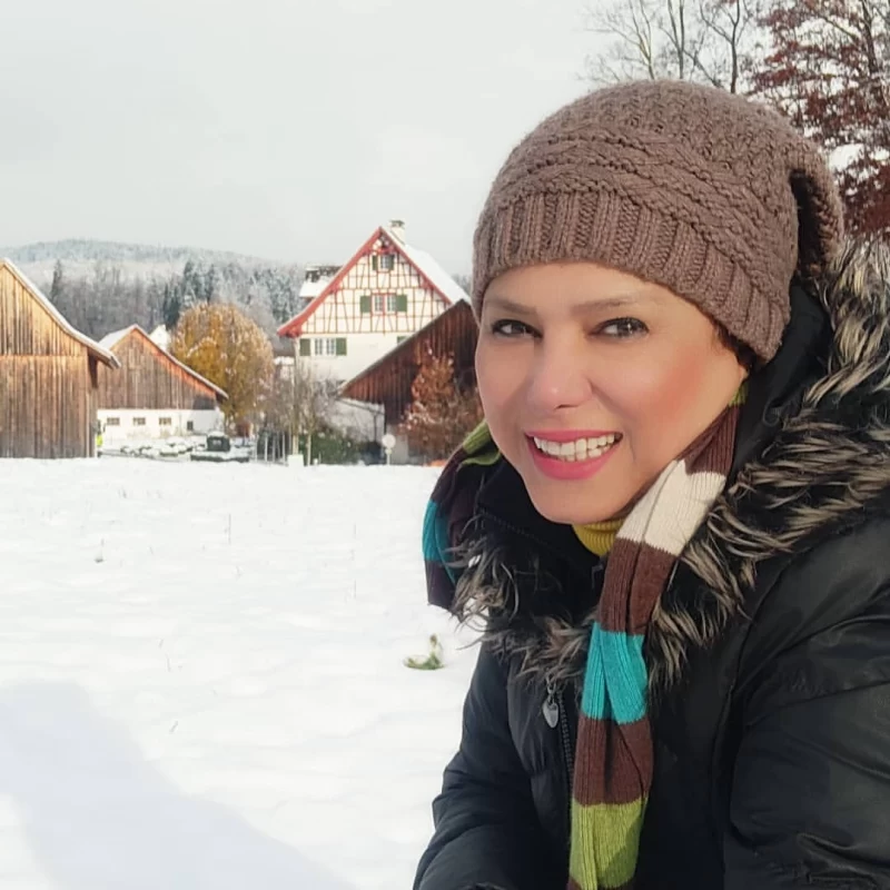 خاطره بازی شراره درشتی با تصویر همسر مرحومش!