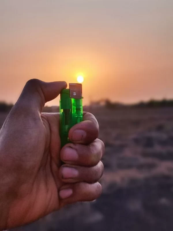 عکاس جوان با غروب خورشید اینجوری عکس های عالی و زیبا می‌گیرد